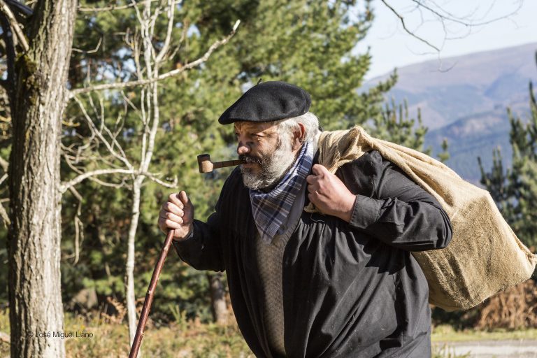 Olentzero & Mari Domingi | BASQUE COUNTRY GUIDE